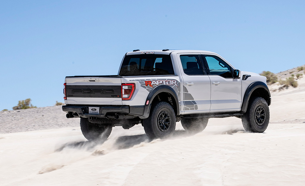 Nowy Ford F-150 Raptor R - 700 koni mechanicznych! - AutoBlog
